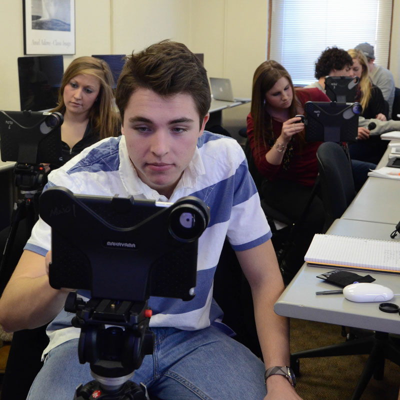 A Section of the Fundamentals of Multimedia Class Uses All-Mobile ...